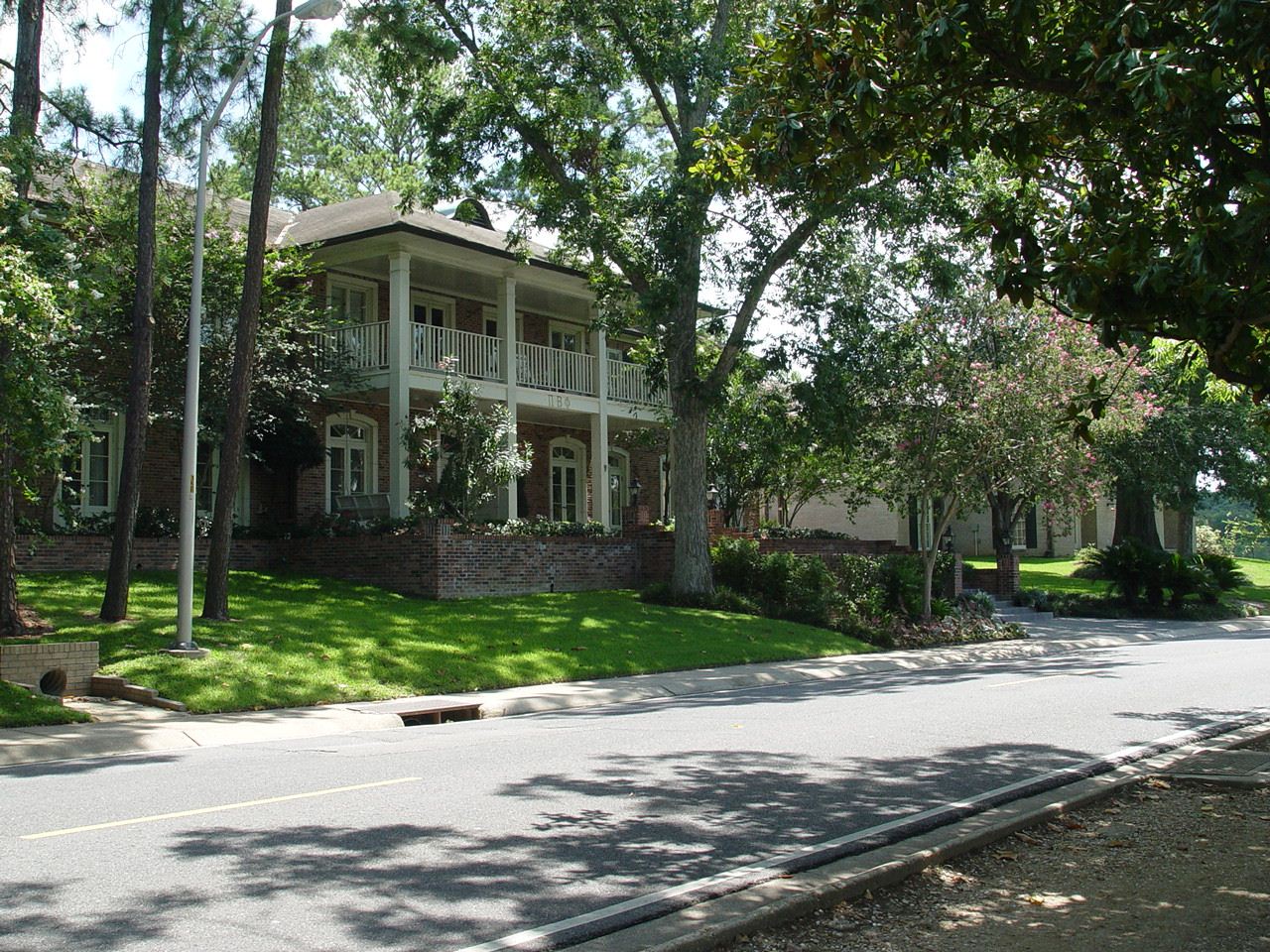 Locations Hub - LSU-Sorority Row
