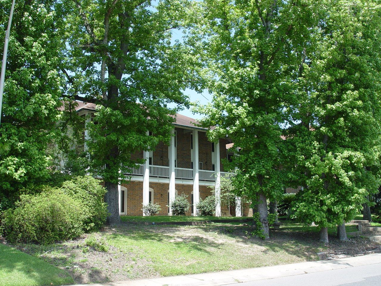 Locations Hub - LSU-Sorority Row