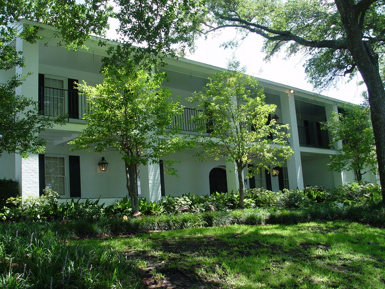 Locations Hub - LSU-Sorority Row