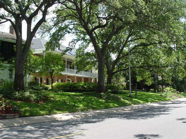 Locations Hub - LSU-Sorority Row